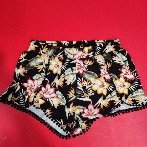 Ardene | Shorts | Ardene Curve Black Flower Design Short Womens Size X ...